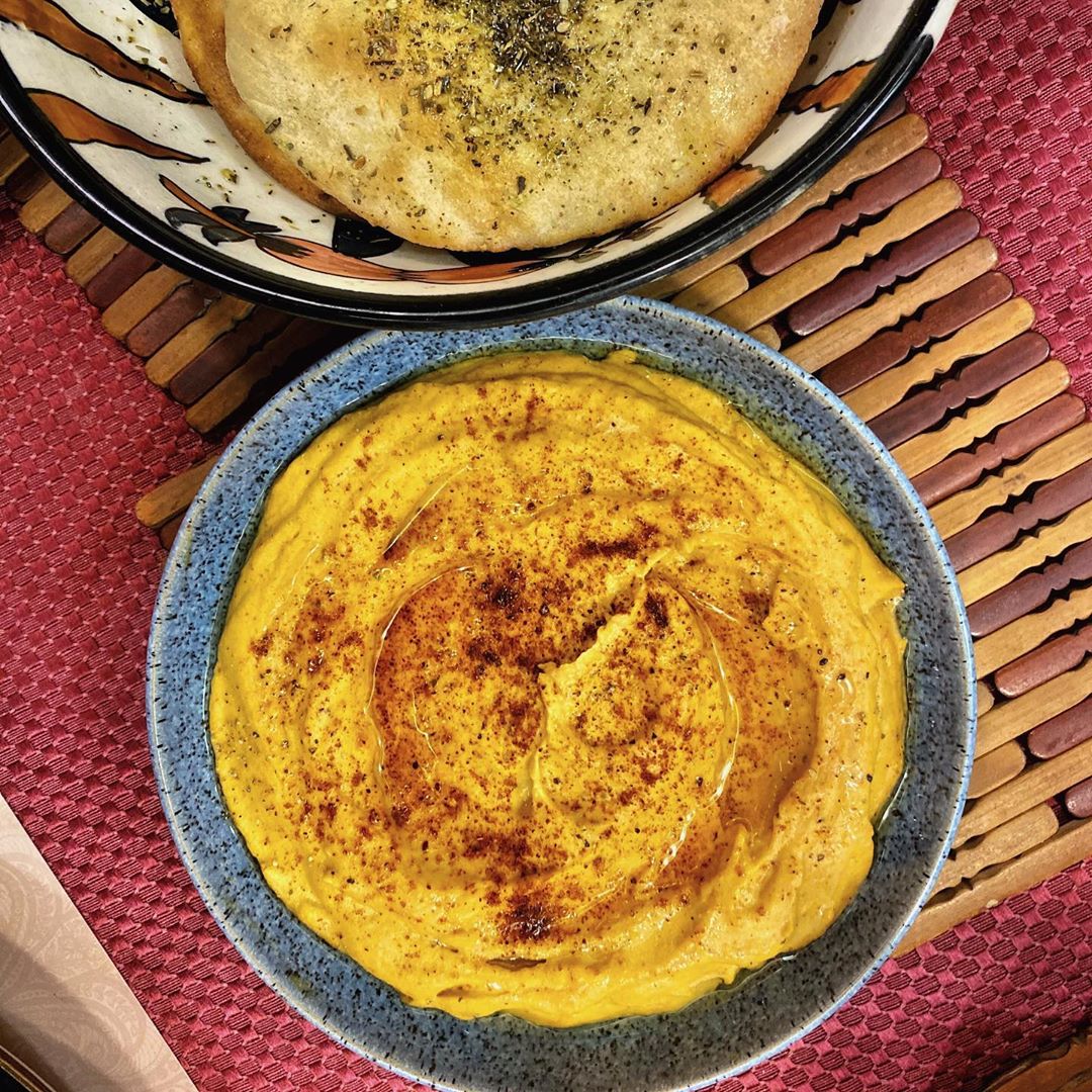 Creamy Bell Pepper Hummus - Taste Palate